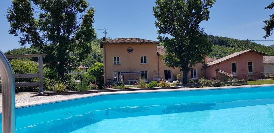 56 M² Gîte ∙ 2 Chambres ∙ 4 Personnes - Blacé