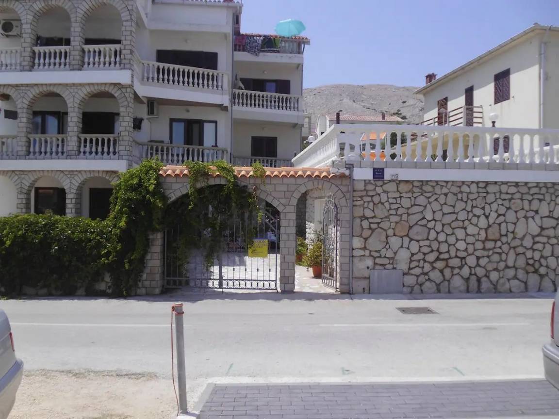 51 M² Apartment ∙ 2 Bedrooms ∙ 4 Guests - Pag