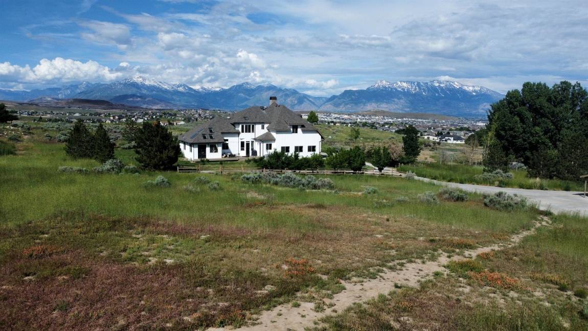 House ∙ 8 Bedrooms ∙ 40 Guests - Lehi, UT