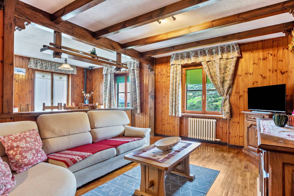 120 M² Apartment ∙ 2 Bedrooms ∙ 5 Guests - Aosta