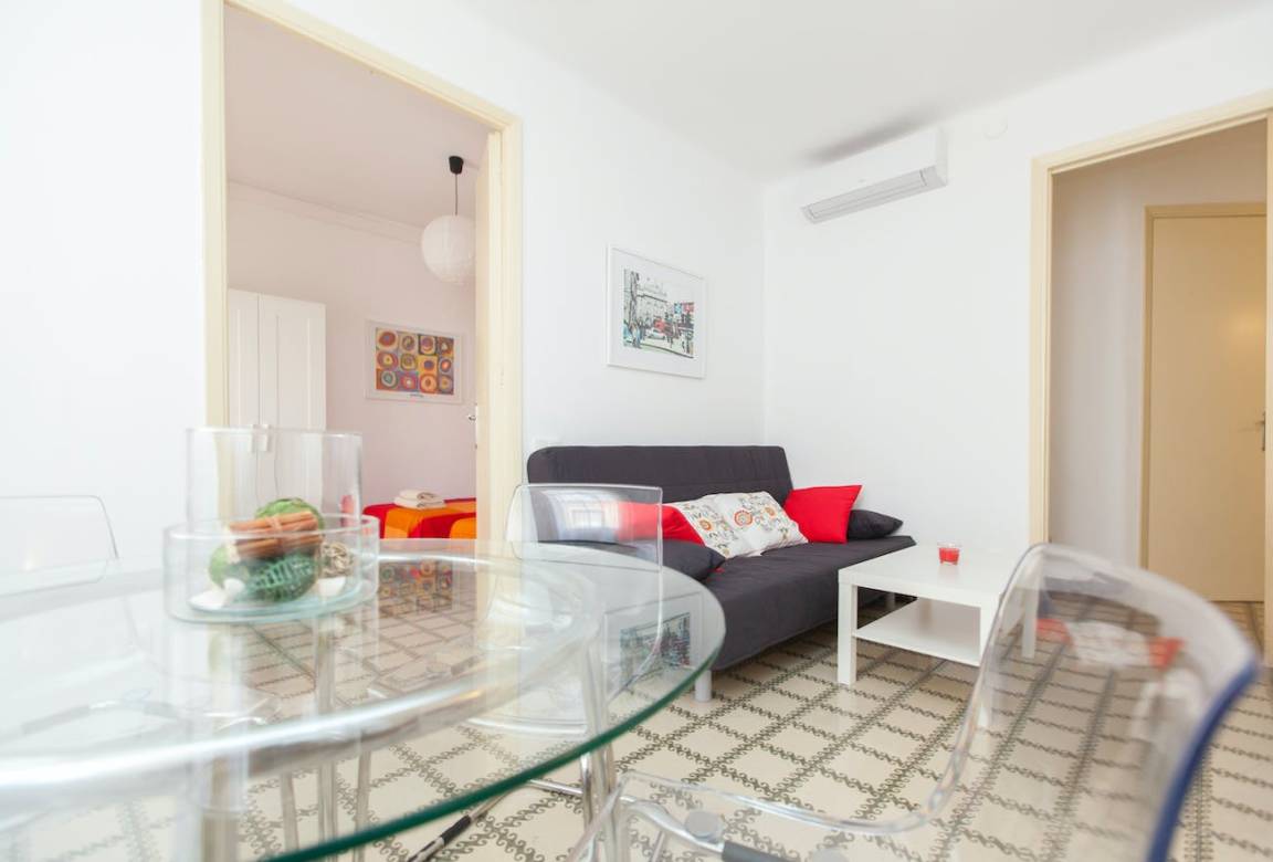 85 M² Apartment ∙ 3 Bedrooms ∙ 6 Guests - Barcelona