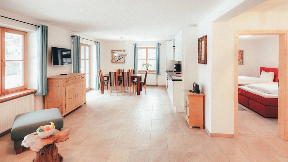90 M² Apartment ∙ 2 Bedrooms ∙ 5 Guests - Schwangau
