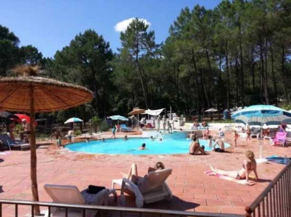 33 M² Camping ∙ 3 Chambres ∙ 6 Personnes - Bollène