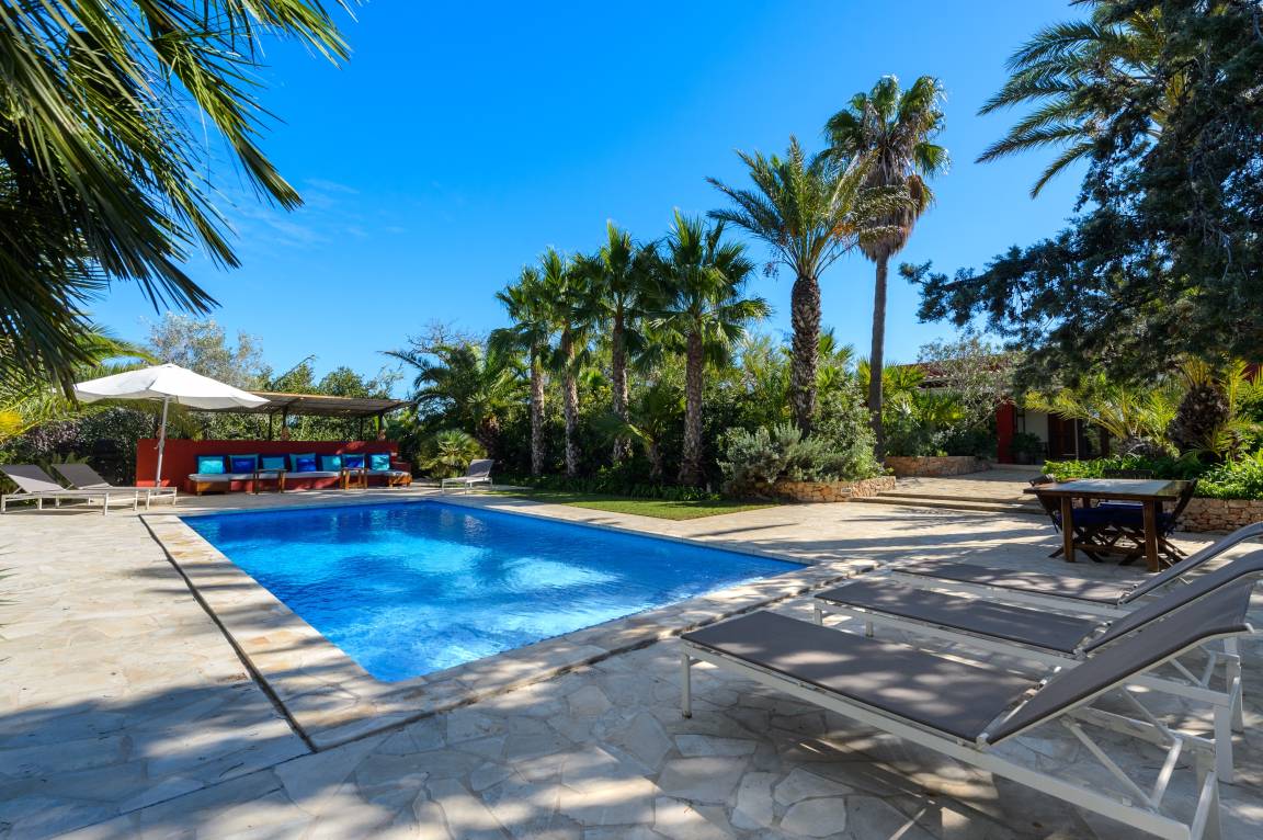 250 M² Villa ∙ 4 Bedrooms ∙ 8 Guests - Ibiza Airport (IBZ)