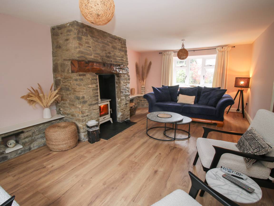 Cottage ∙ 4 Bedrooms ∙ 8 Guests - Shropshire