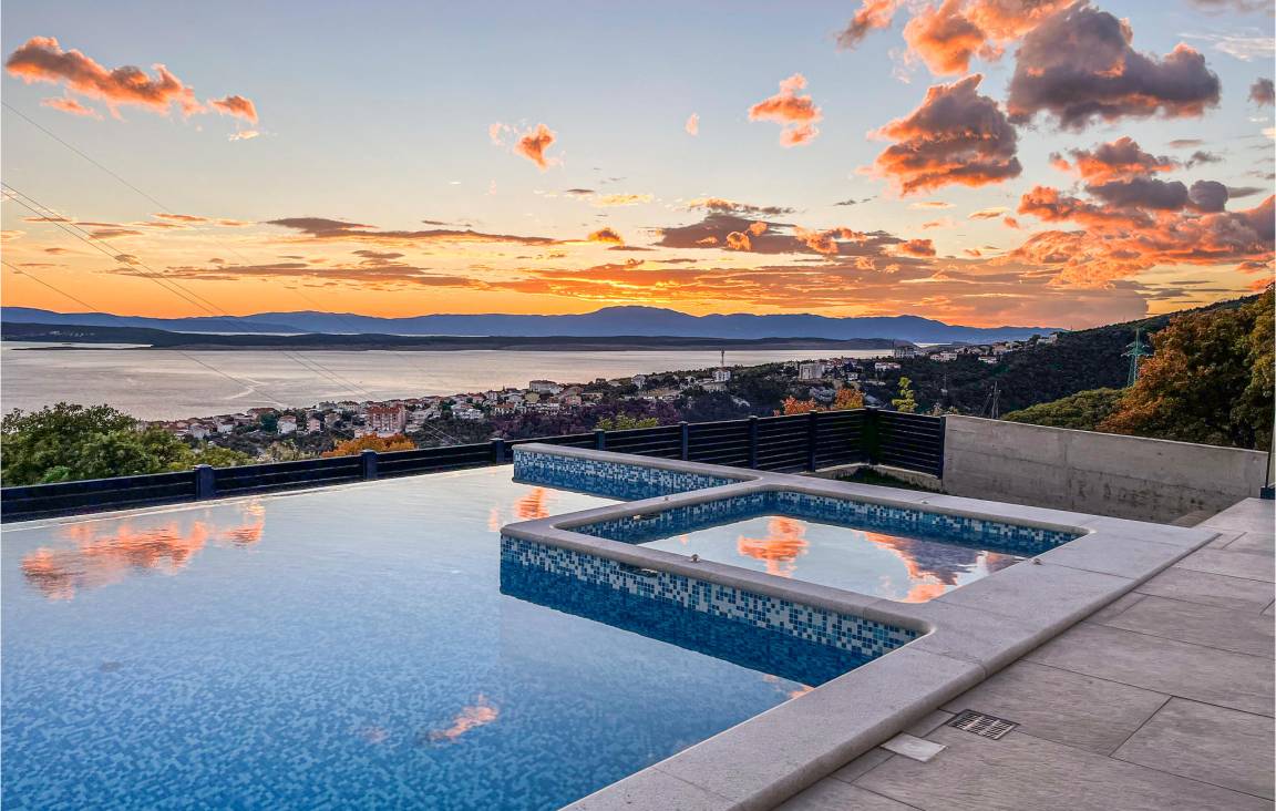 248 M² Maison De Vacances ∙ 4 Chambres ∙ 8 Personnes - Crikvenica