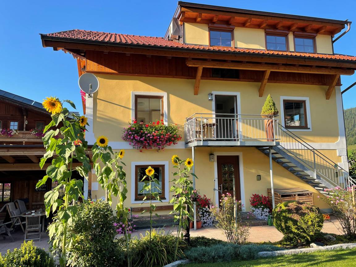 80 M² Ferienwohnung ∙ 2 Schlafzimmer ∙ 4 Gäste - Auffach