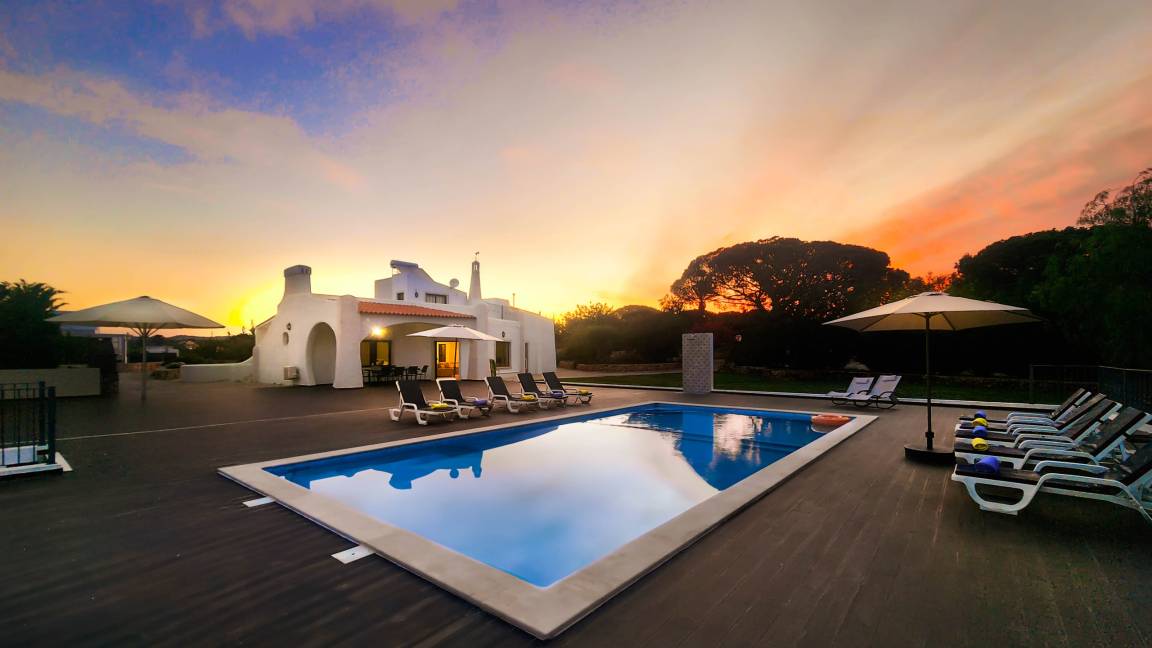 300 M² Villa ∙ 4 Schlafzimmer ∙ 13 Gäste - Quarteira