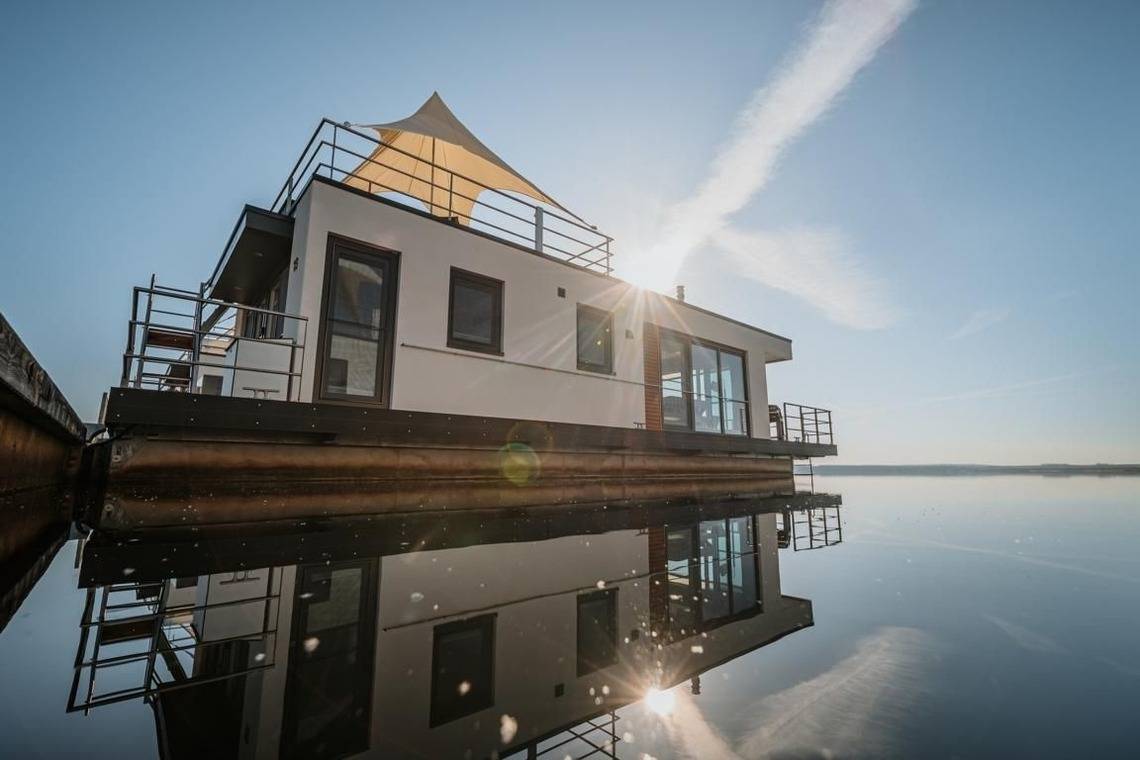 45 M² Houseboat ∙ 2 Bedrooms ∙ 4 Guests - Brandenburg