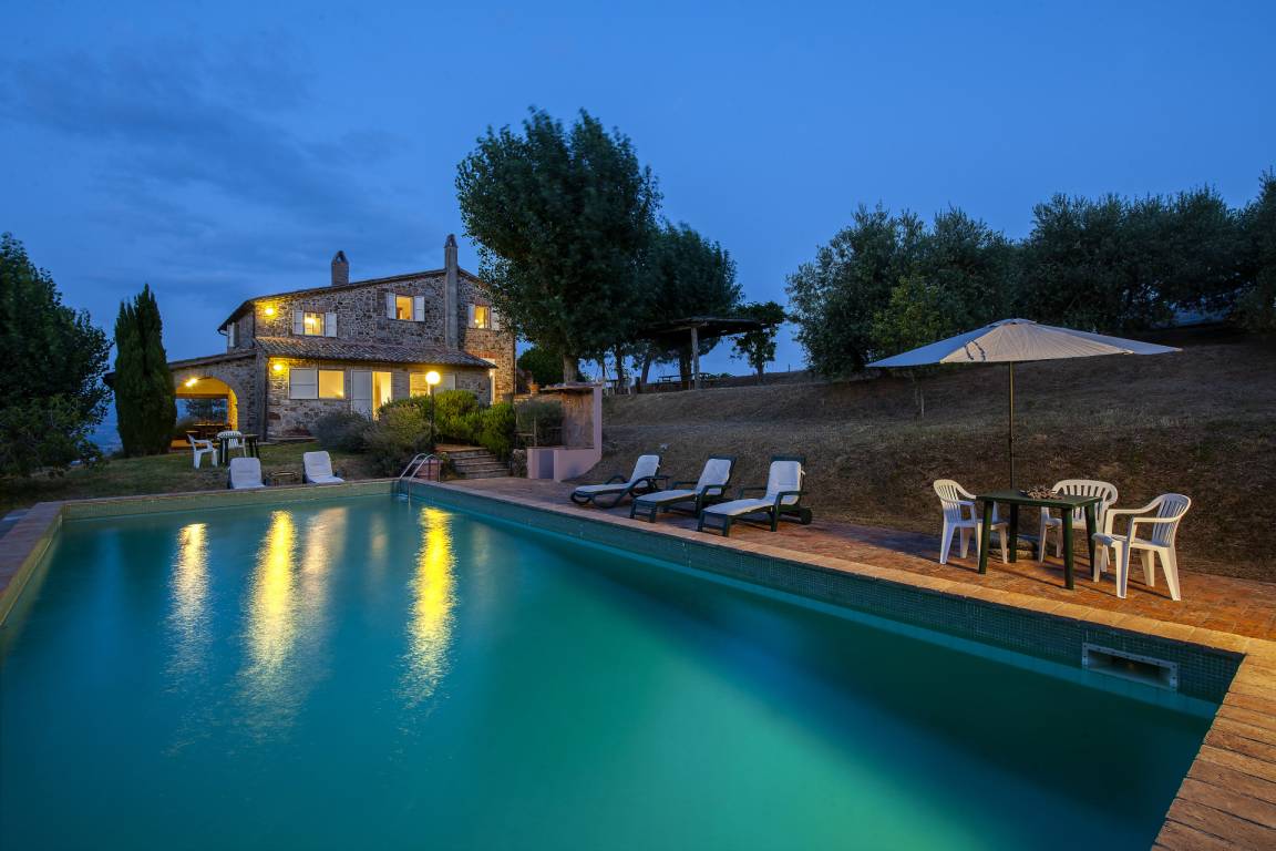 280 M² Villa ∙ 4 Bedrooms ∙ 8 Guests - Todi