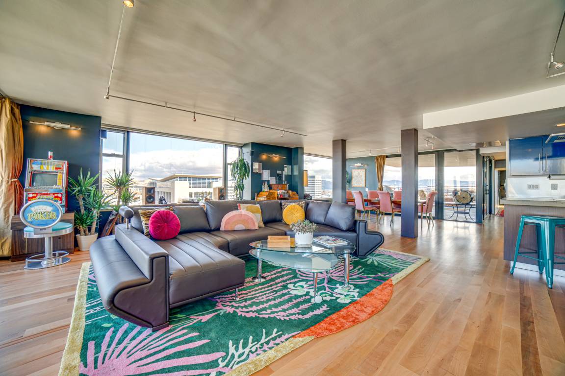215 M² Apartment ∙ 2 Bedrooms ∙ 4 Guests - Reno, NV