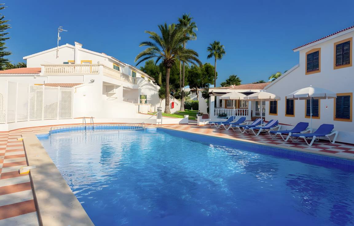 50 M² Aparthotelli ∙ 2 Makuuhuonetta ∙ 6 Vierasta - Minorca