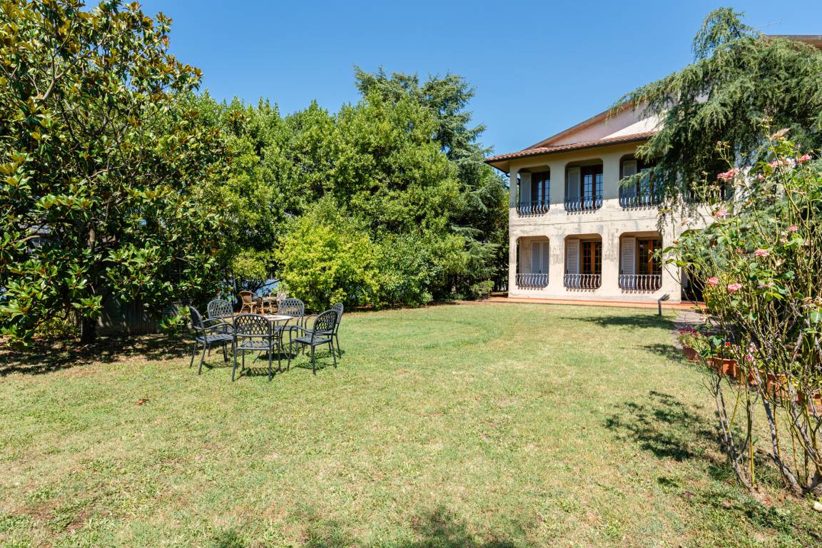 100 M² Appartement ∙ 2 Slaapkamers ∙ 6 Gasten - Pistoia