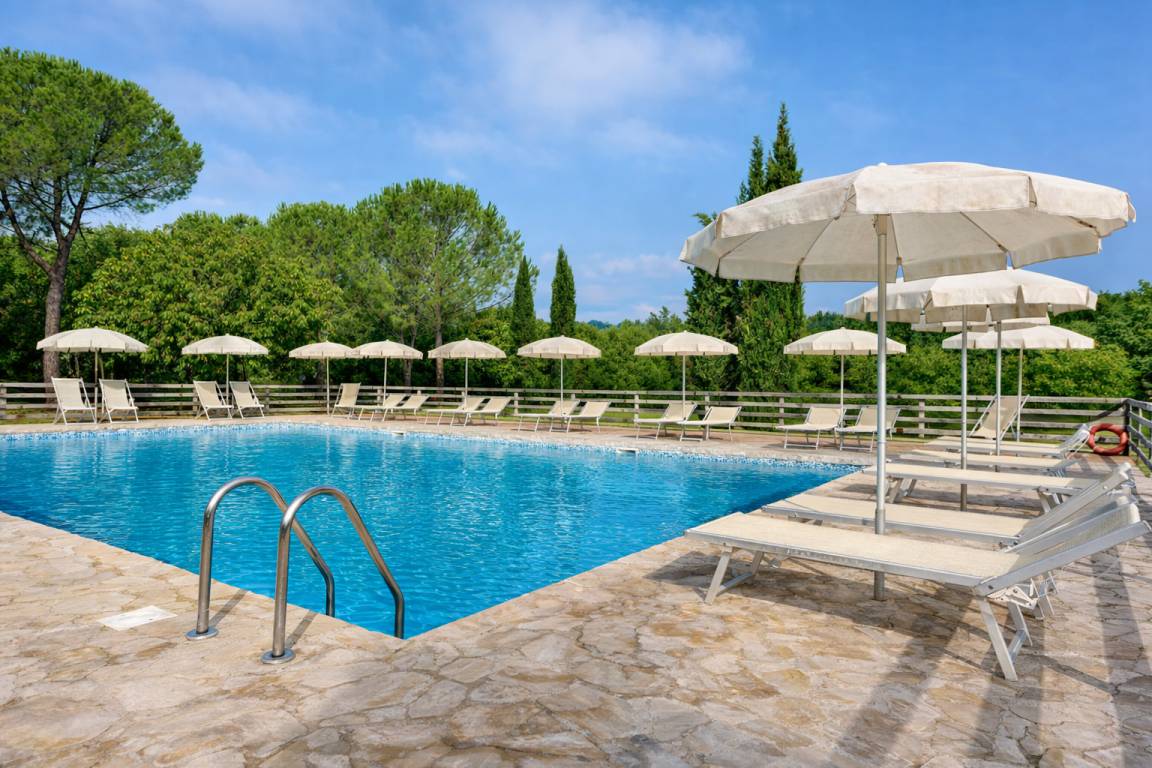 Farmhouse ∙ 24 Bedrooms ∙ 64 Guests - San Gimignano