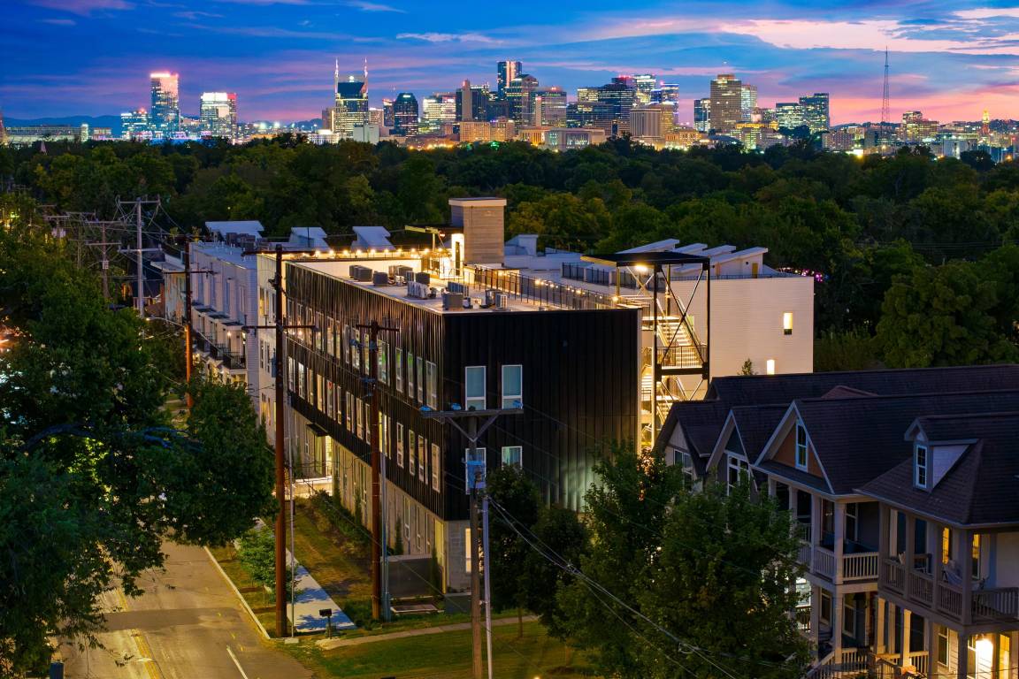 83 M² House ∙ 5 Bedrooms ∙ 18 Guests - Nashville, TN