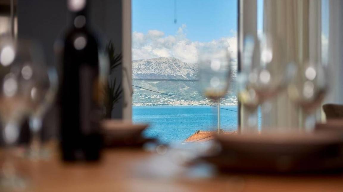 215 M² Ferienwohnung ∙ 3 Schlafzimmer ∙ 6 Gäste - Arbanija