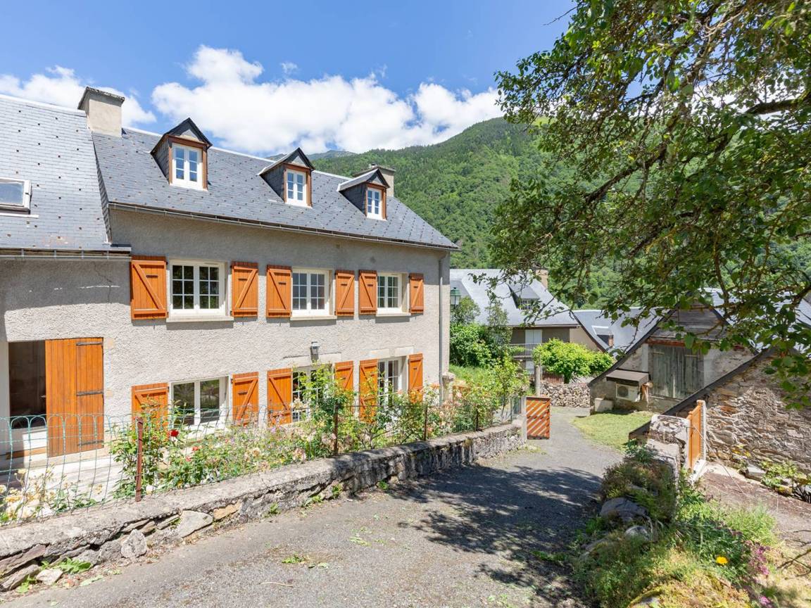 138 M² House ∙ 4 Bedrooms ∙ 10 Guests - Loudenvielle
