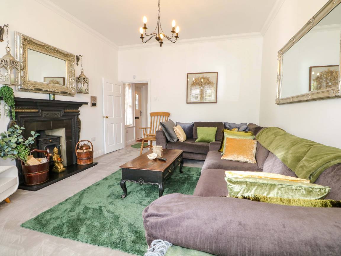 Cottage ∙ 4 Bedrooms ∙ 8 Guests - Sandbanks