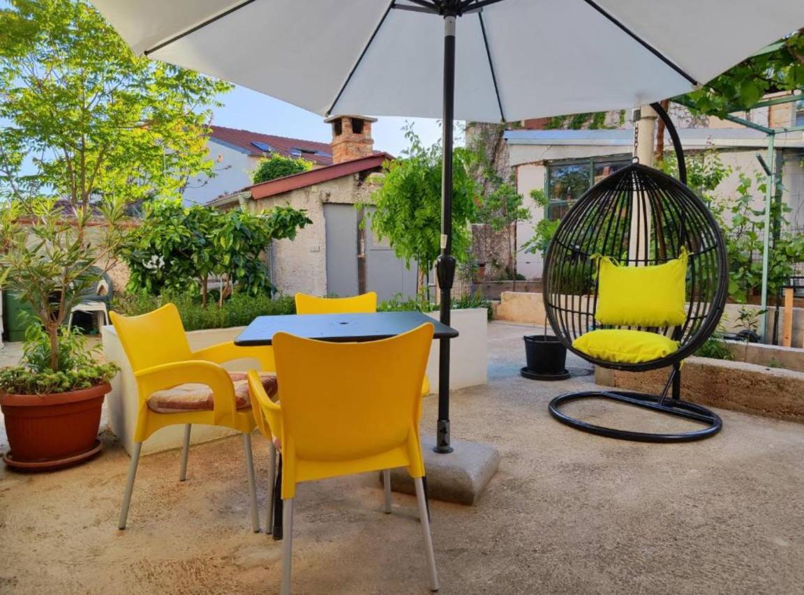 80 M² Ferienhaus ∙ 2 Schlafzimmer ∙ 3 Gäste - Brodarica