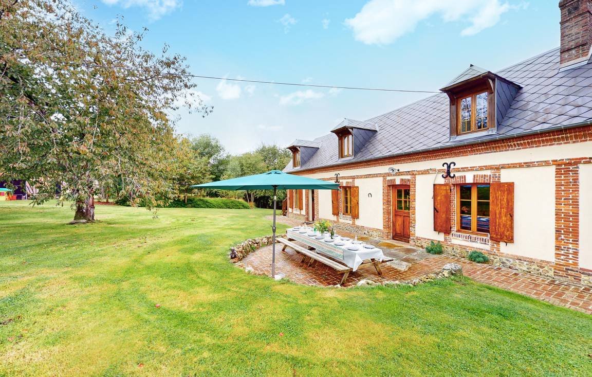 250 M² Farmhouse ∙ 7 Bedrooms ∙ 20 Guests - Normandy