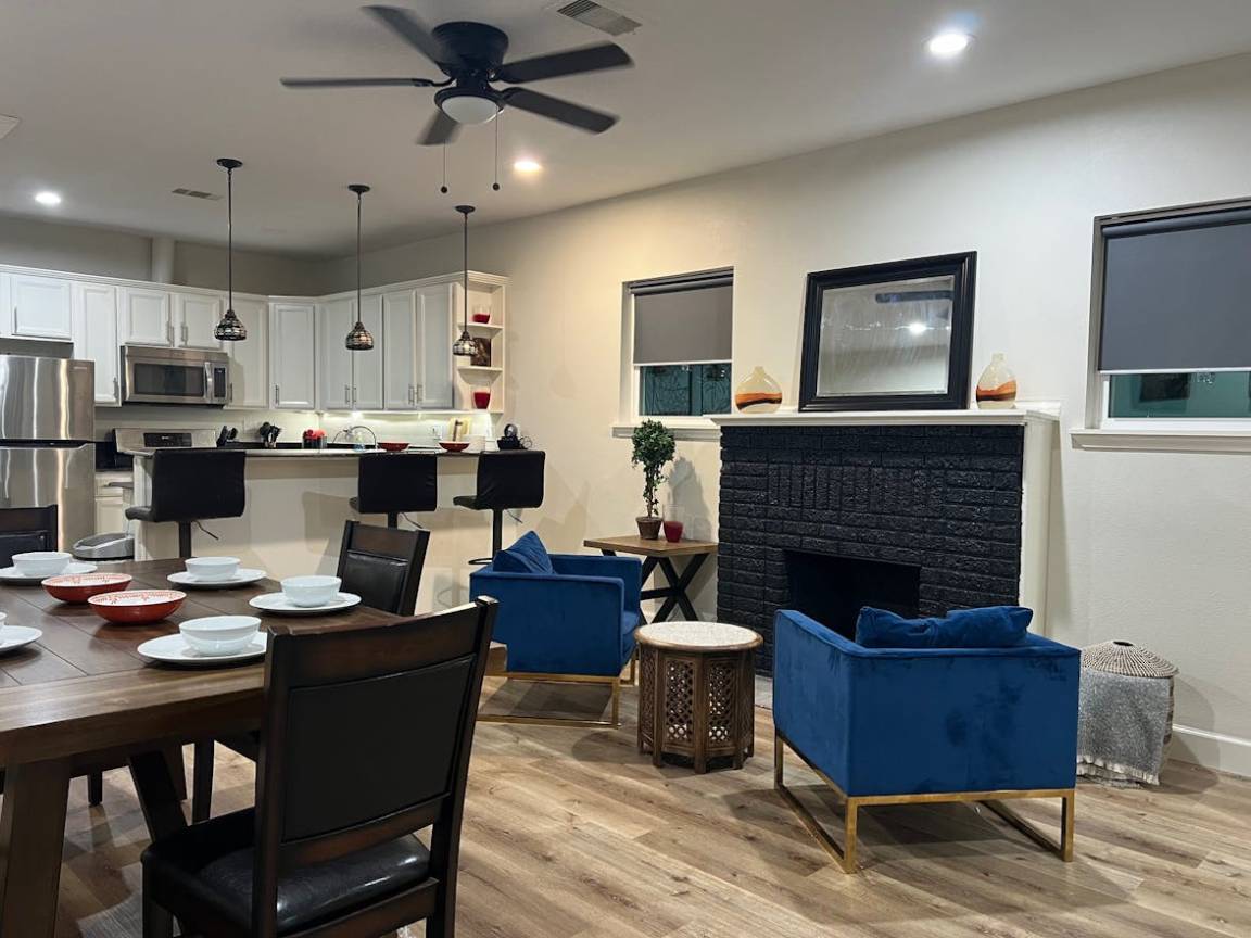 House ∙ 4 Bedrooms ∙ 8 Guests - Houston, TX