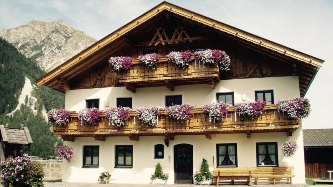 50 M² Ferienwohnung ∙ 1 Schlafzimmer ∙ 3 Gäste - Neustift im Stubaital