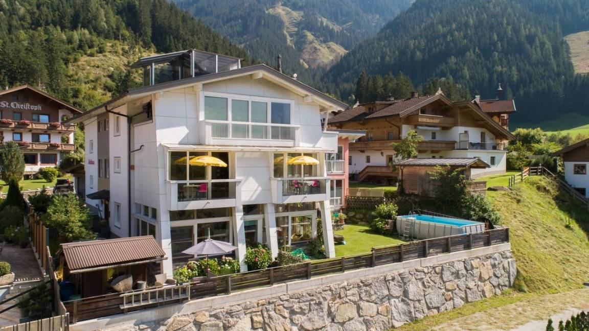 66 M² Apartment ∙ 2 Bedrooms ∙ 4 Guests - Mayrhofen