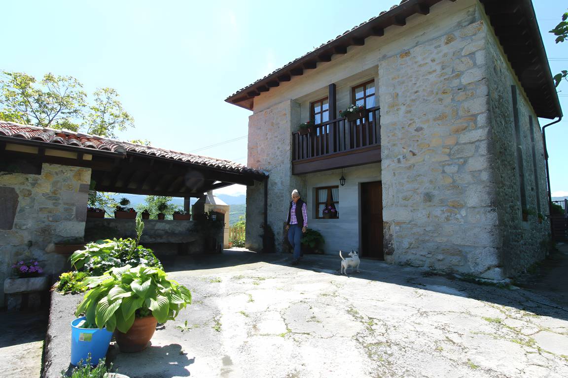 136 M² Casa ∙ 4 Habitaciones ∙ 8 Huéspedes - Cangas de Onís