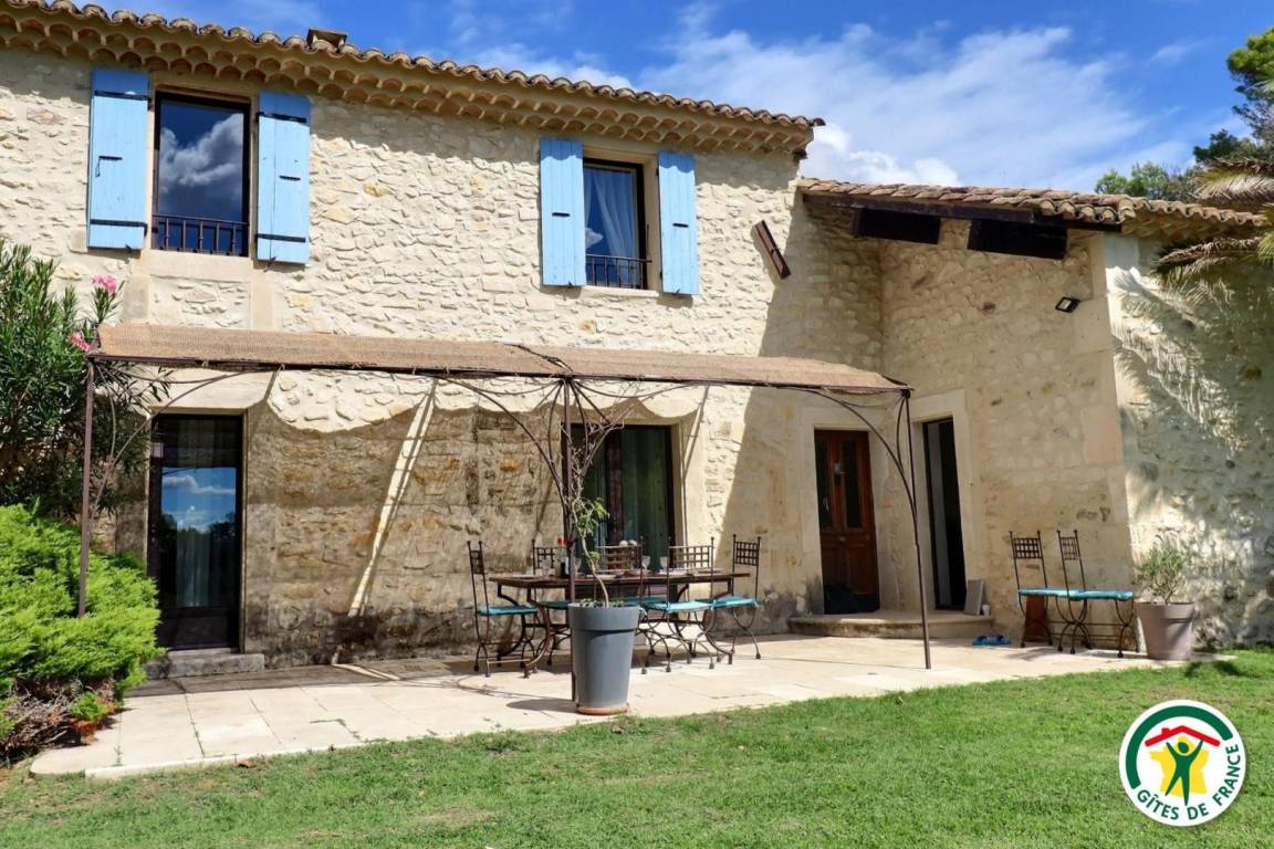 118 M² Gîte ∙ 4 Chambres ∙ 6 Personnes - Grignan