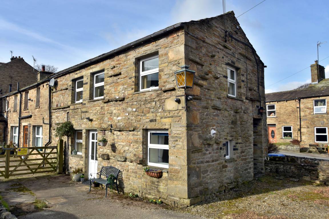 120 M² Cottage ∙ 2 Bedrooms ∙ 4 Guests - Hawes