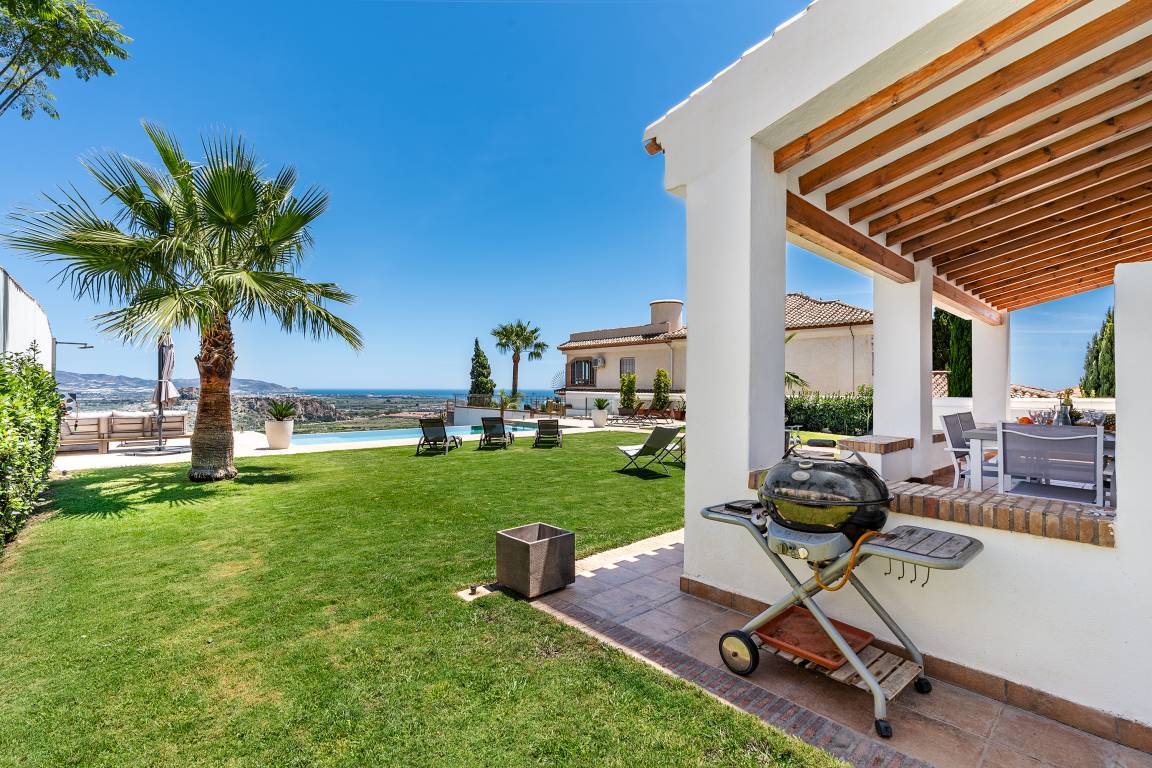 250 M² Villa ∙ 4 Schlafzimmer ∙ 8 Gäste - Salobreña