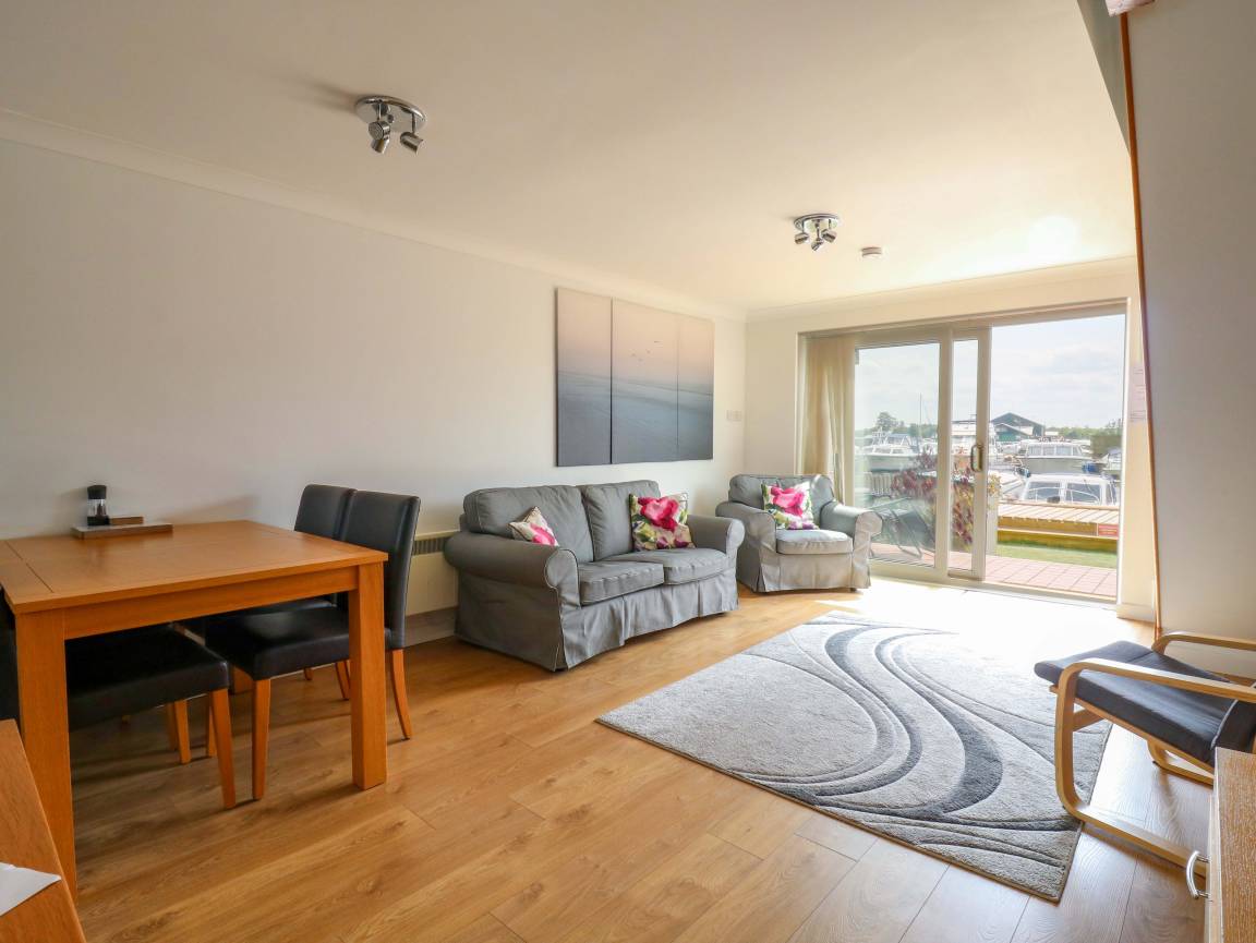 Cottage ∙ 2 Bedrooms ∙ 4 Guests - Wroxham