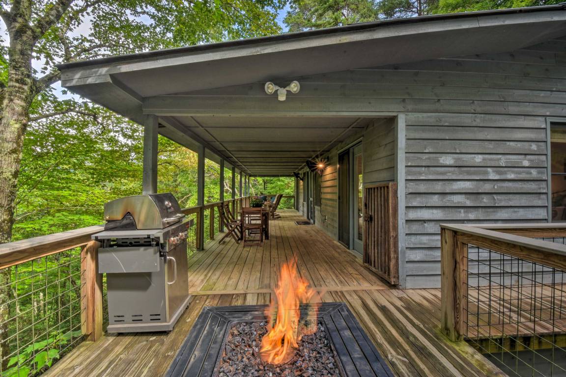 102 M² House ∙ 2 Bedrooms ∙ 4 Guests - Clayton, GA