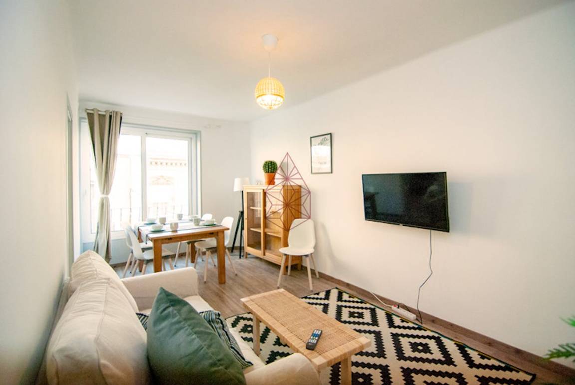 50 M² Apartament ∙ 3 Sypialnie ∙ 3 Gości - L’Hospitalet de Llobregat
