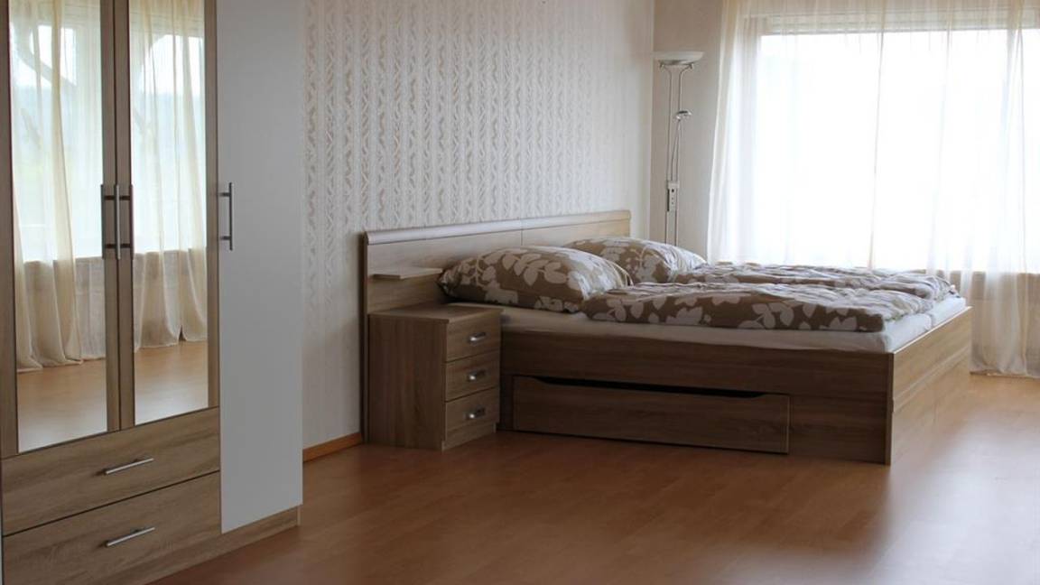 78 M² Ferienwohnung ∙ 1 Schlafzimmer ∙ 2 Gäste - Bad Marienberg (Westerwald)