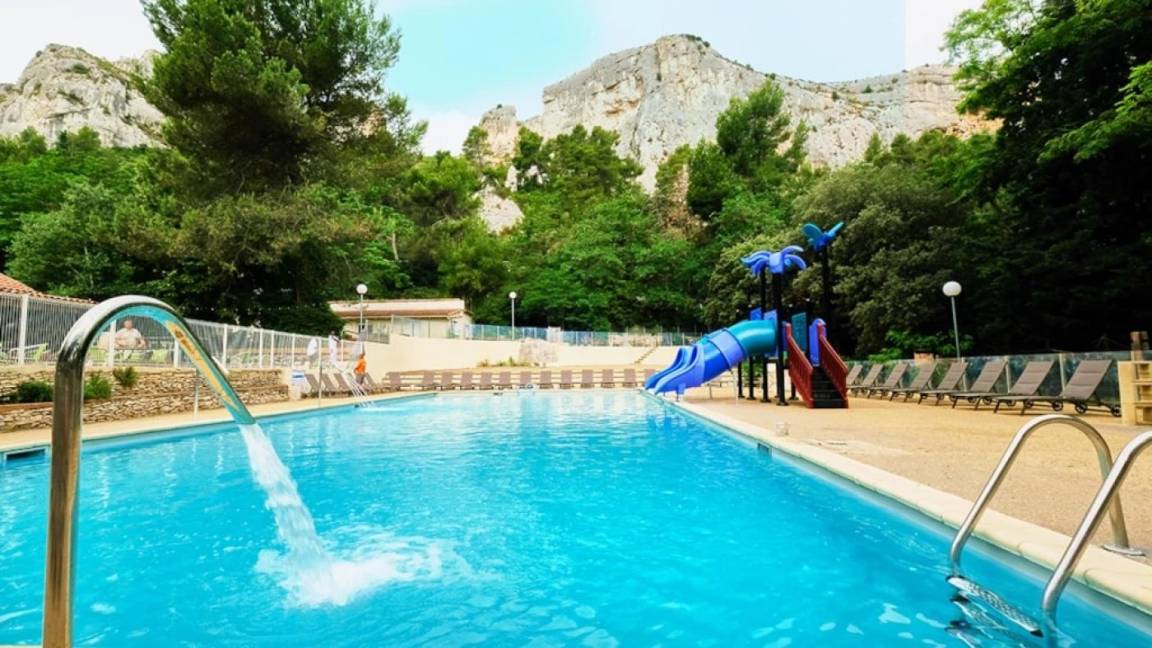 29 M² Camping ∙ 4 Personnes - Orgon
