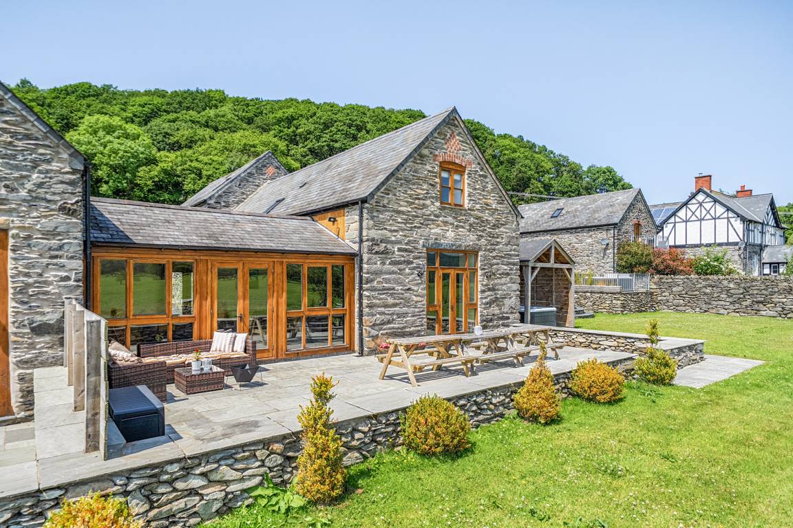 Cottage ∙ 5 Bedrooms ∙ 10 Guests - Wales