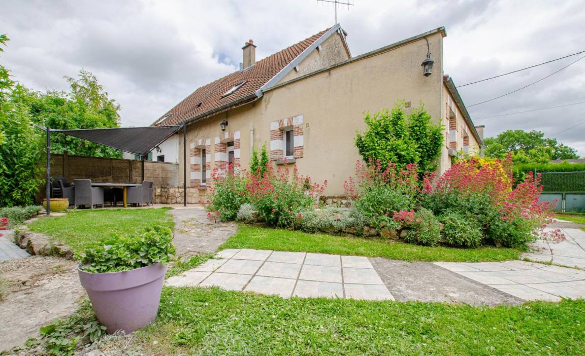 120 M² Gîte ∙ 4 Chambres ∙ 8 Personnes - Aube