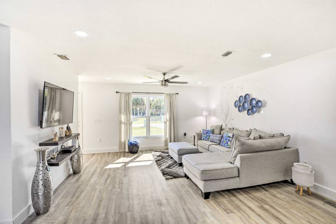 111 M² House ∙ 3 Bedrooms ∙ 6 Guests - Port Charlotte, FL