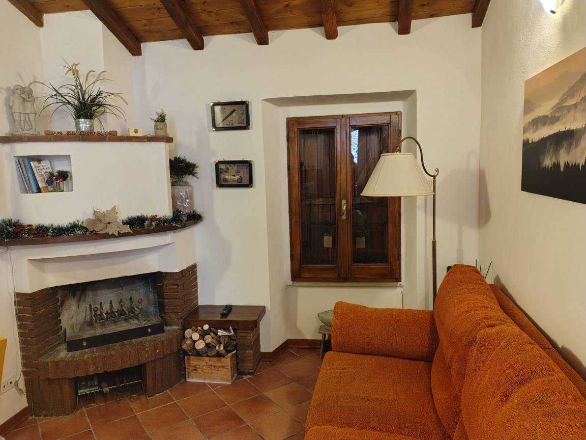 40 M² Chalet ∙ 1 Habitación ∙ 3 Huéspedes - Terni