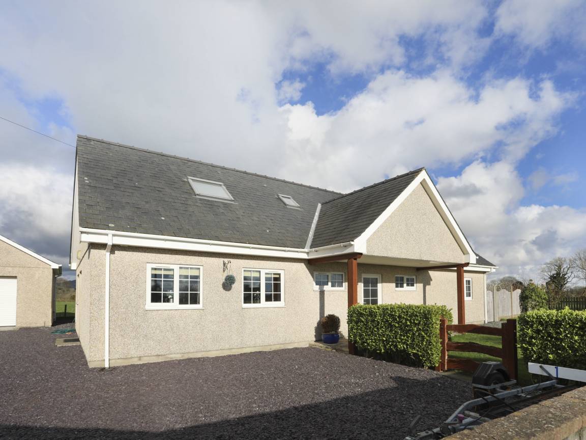 Cottage ∙ 4 Bedrooms ∙ 9 Guests - Llanbedrog