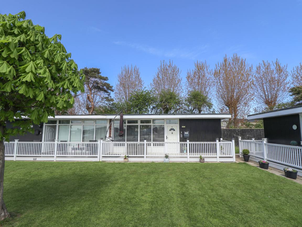 Cottage ∙ 2 Bedrooms ∙ 6 Guests - Anderby Creek