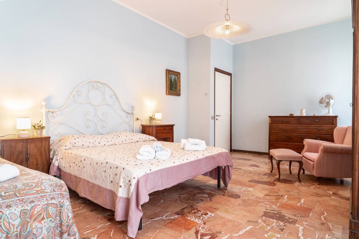 200 M² House ∙ 5 Bedrooms ∙ 11 Guests - Lucca