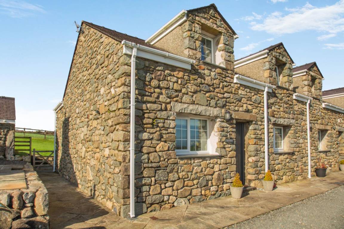 Cottage ∙ 3 Bedrooms ∙ 6 Guests - Pwllheli