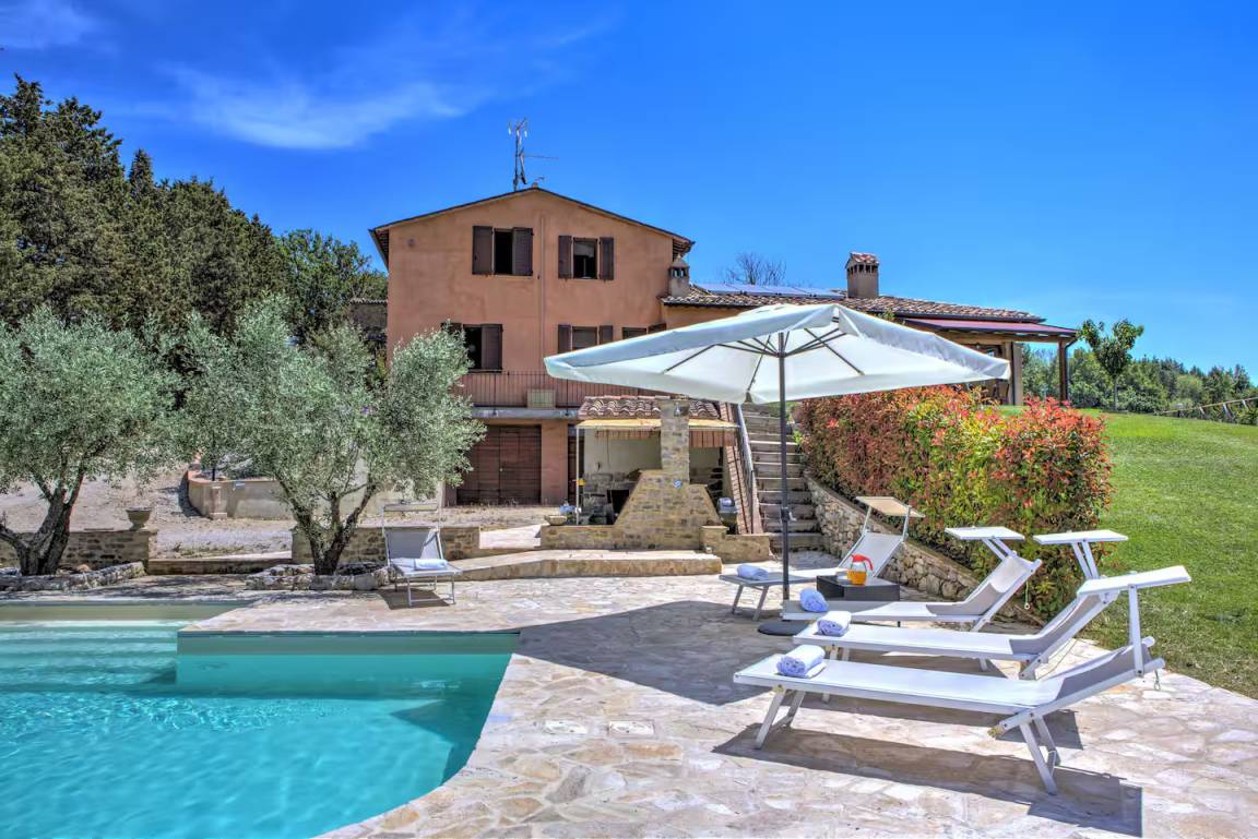 Villa ∙ 6 Bedrooms ∙ 12 Guests - Umbria