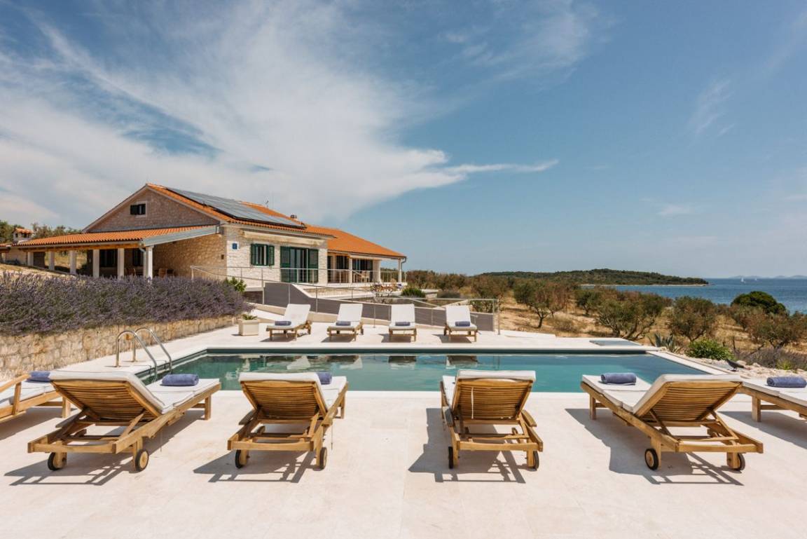 Villa ∙ 5 Bedrooms ∙ 10 Guests - Biograd na Moru