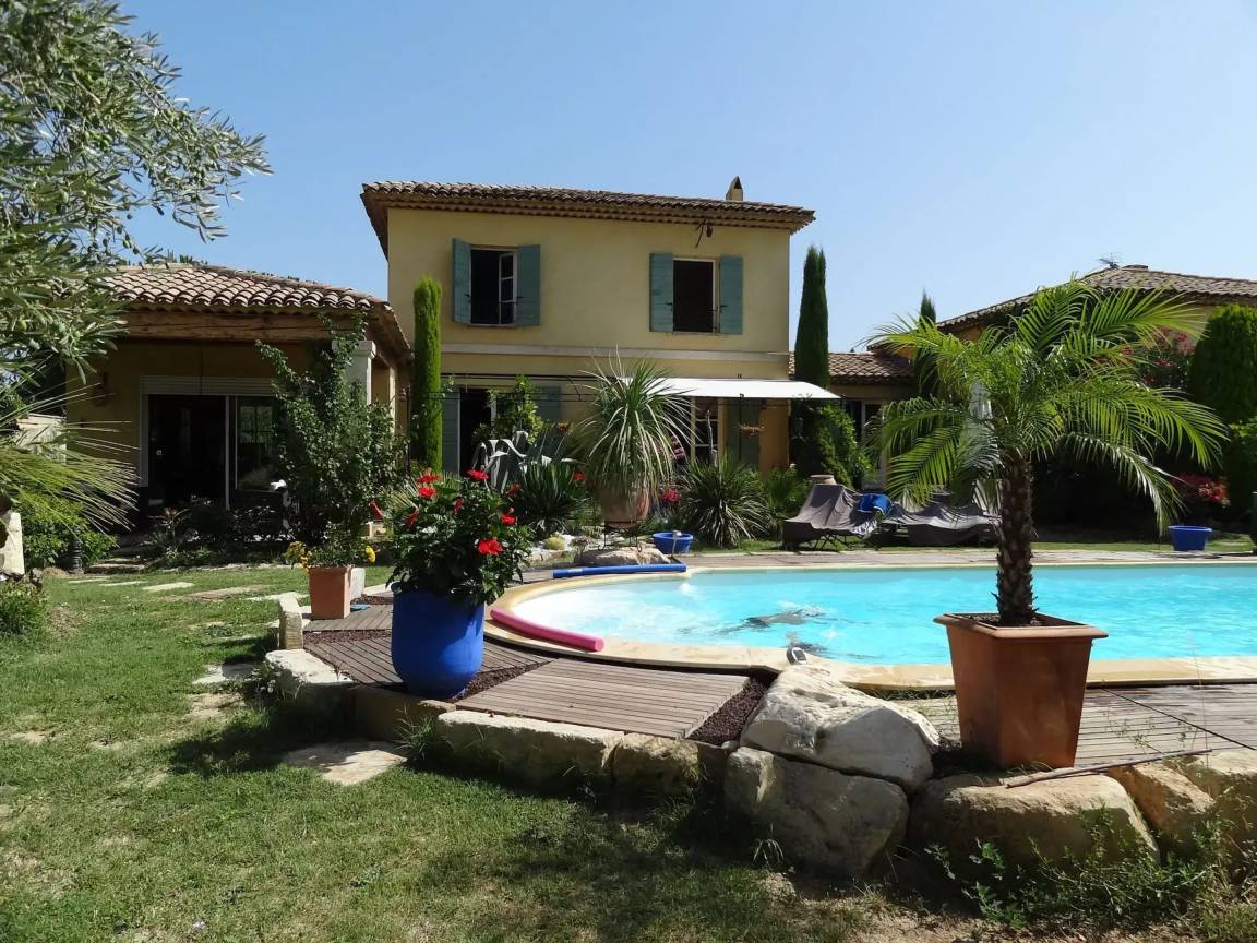 140 M² Villa ∙ 2 Chambres ∙ 4 Personnes - Vauvert