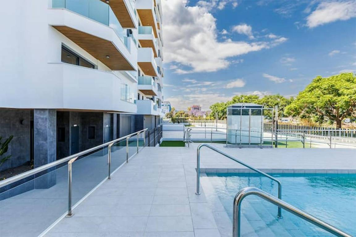 65 M² Apartamento ∙ 2 Habitaciones ∙ 6 Huéspedes - Vélez-Málaga