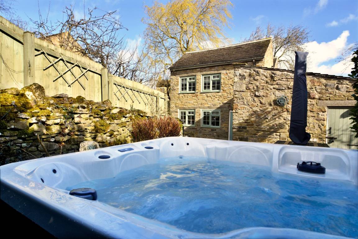 140 M² Cottage ∙ 3 Bedrooms ∙ 6 Guests - Leyburn
