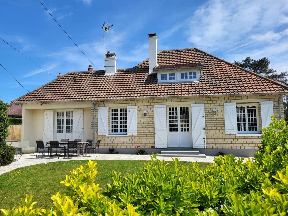 126 M² Maison De Vacances ∙ 4 Chambres ∙ 8 Personnes - Merville